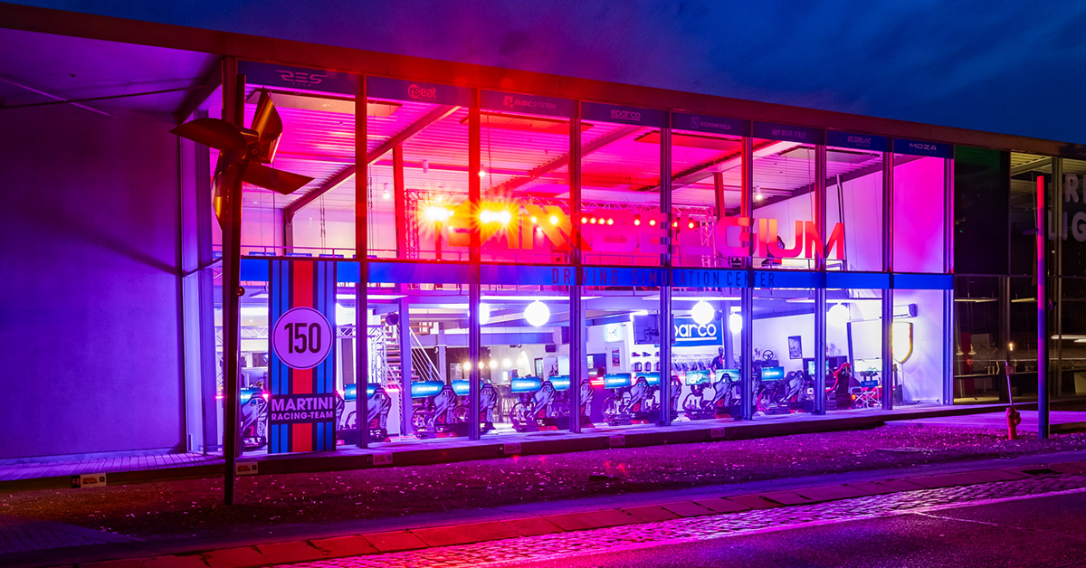 DRIVING SIMULATION CENTER – SIM RACING CENTER